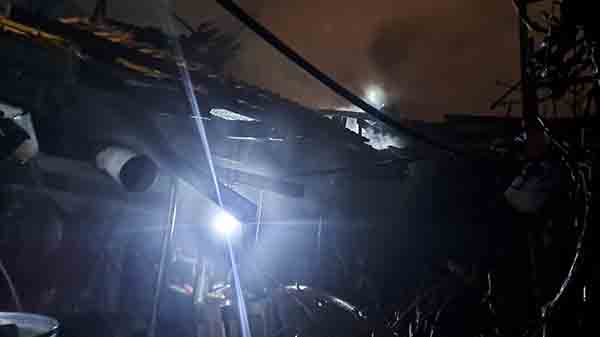 [VIDEO] Incendiu în Grădiște: ard două case pe strada Tismana | Arad 24 ...