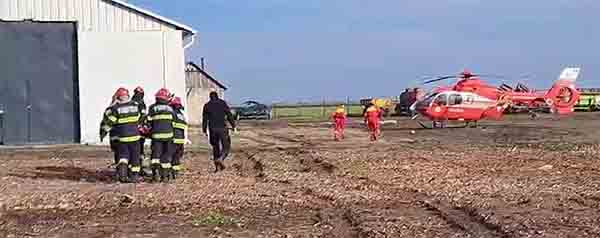 [VIDEO] Bărbatul căzut în siloz la Șeitin a fost transportat cu ...